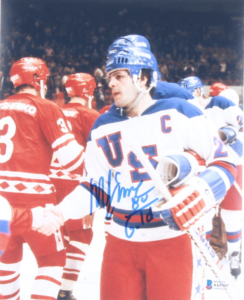 Mike Eruzione Signed Team USA 8x10 Photo Inscribed "80 Gold" (Beckett ...