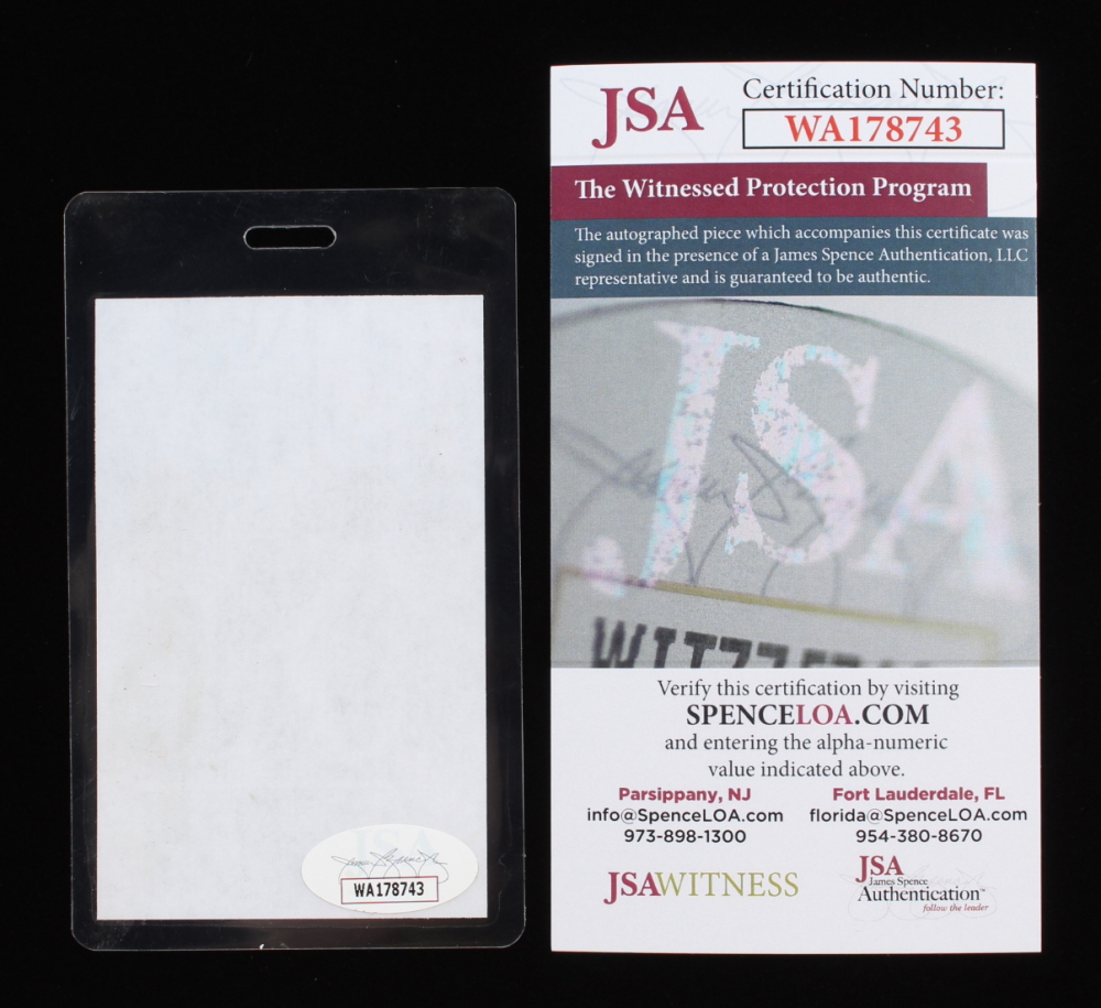 Kate Flannery Signed "The Office" ID Badge Inscribed "Meredith" (JSA ...