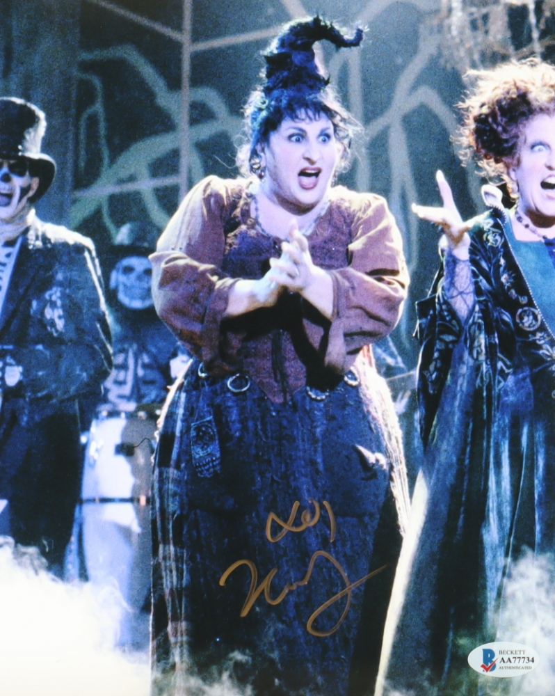Kathy Najimy Signed "Hocus Pocus" 8x10 Photo (Beckett) | Pristine Auction