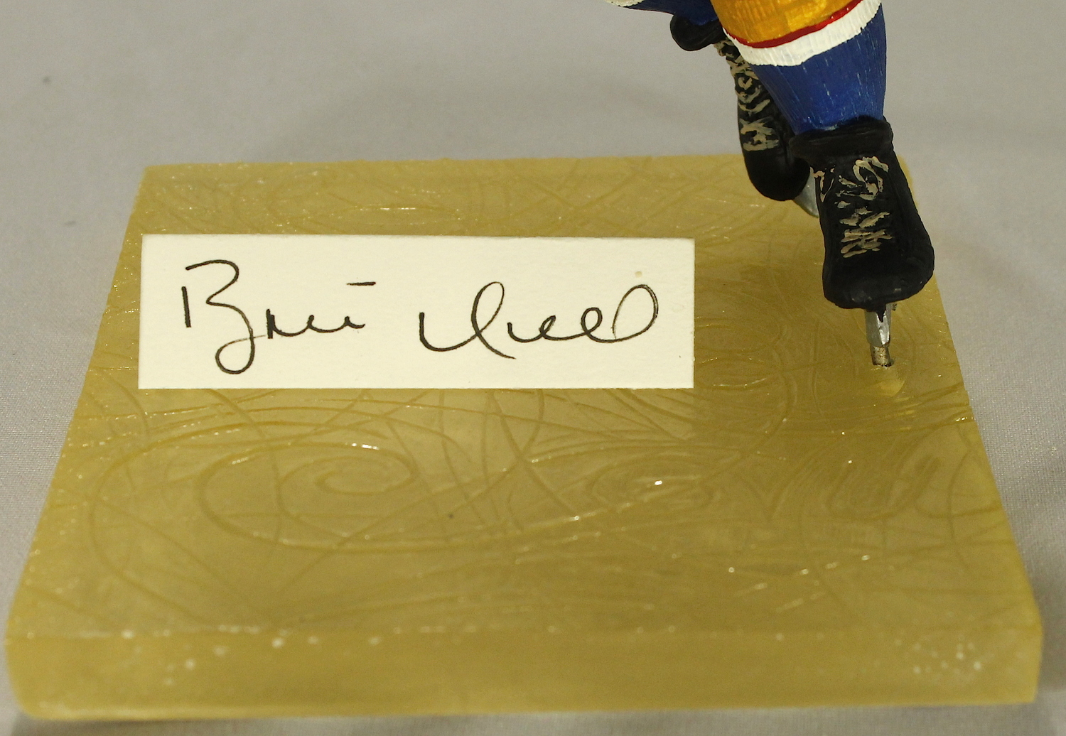 Bobby Hull & Brett Hull Signed LE Gartlan Figurines (Gartlan COA ...
