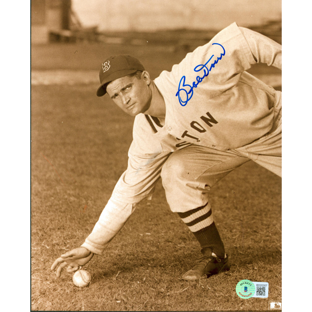 Bobby Doerr Signed Red Sox 8x10 Photo (Beckett) | Pristine Auction