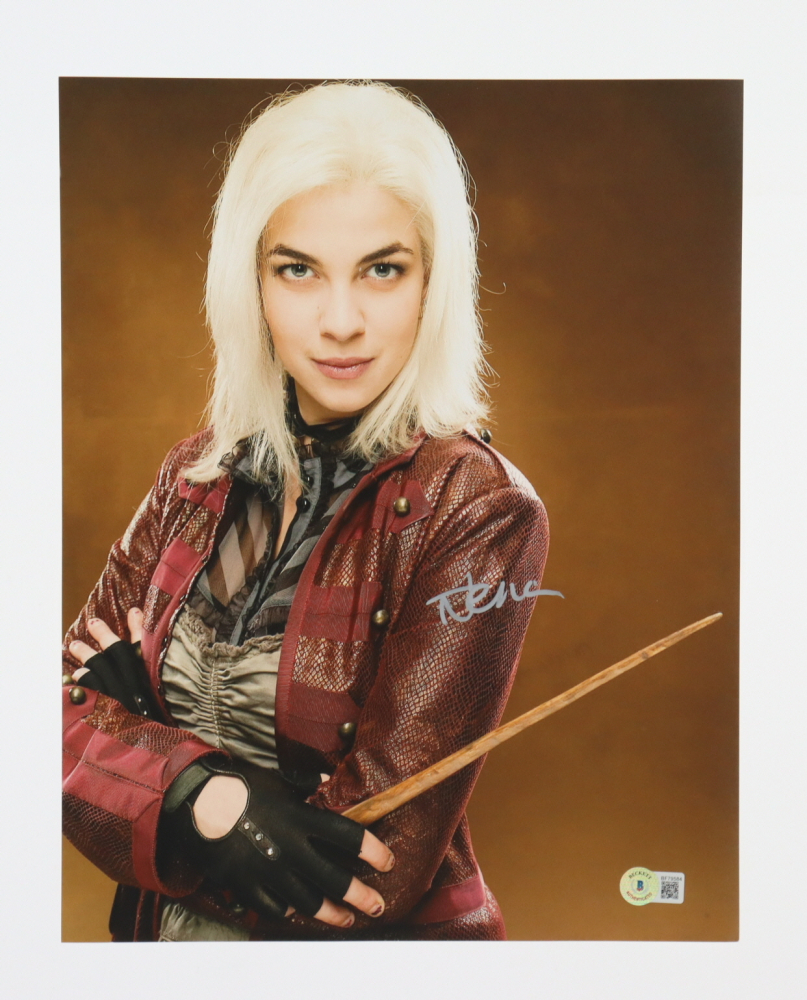 Natalia Tena Signed "Harry Potter" 11x14 Photo (Beckett) | Pristine Auction