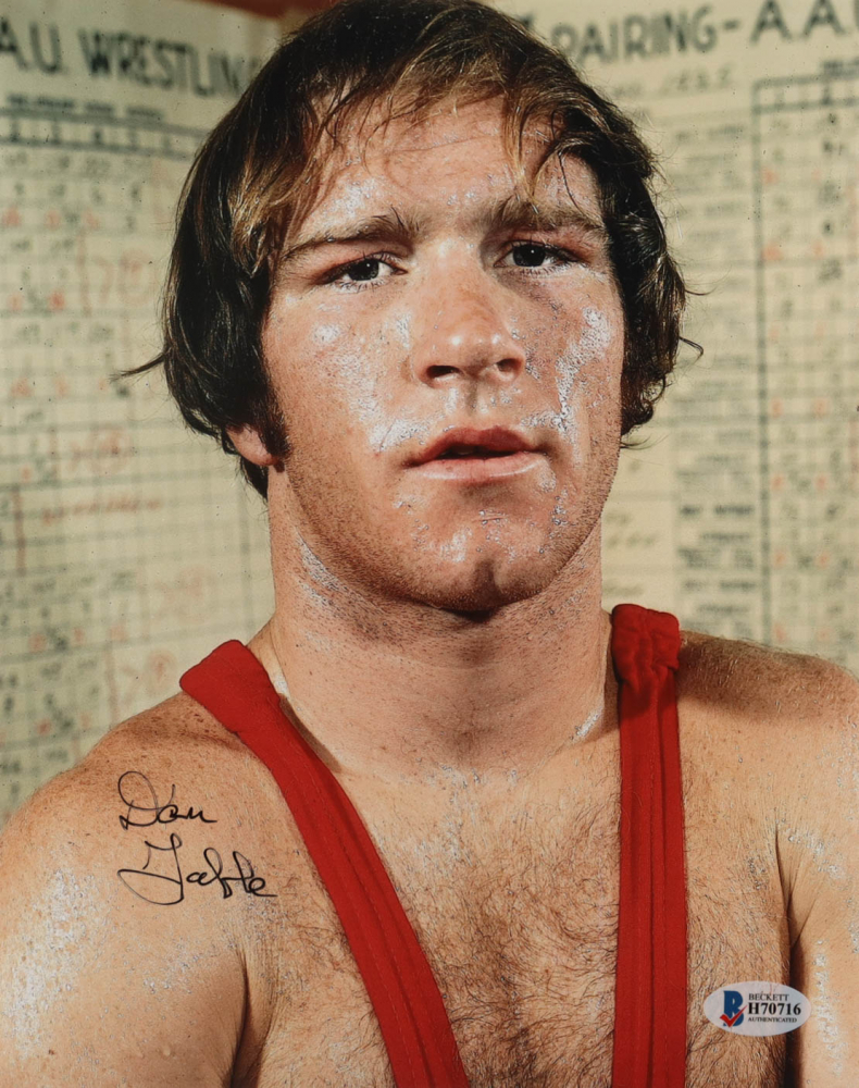 Dan Gable Signed 8x10 Photo (Beckett) | Pristine Auction