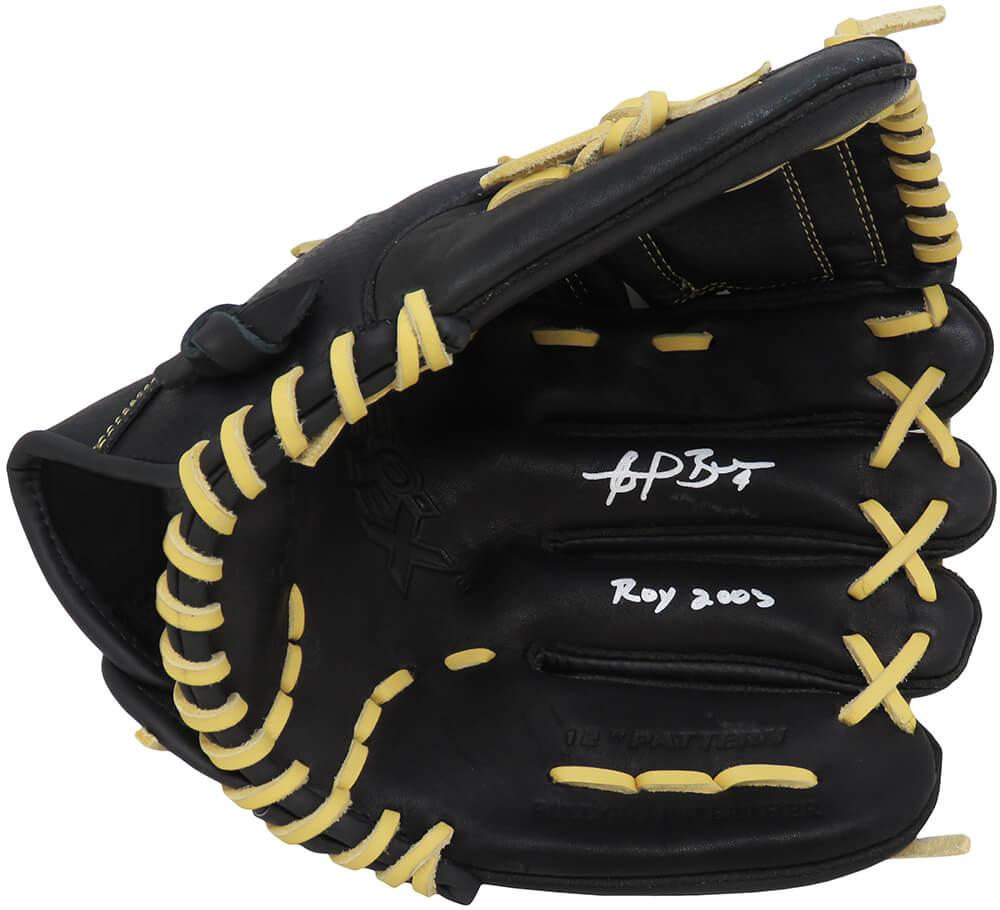 Angel Berroa Signed Baseball Glove Inscribed "ROY 2003" (Schwartz ...