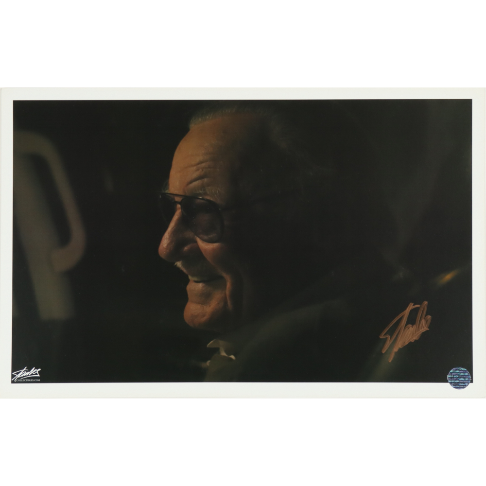 Stan Lee Signed 11x17 Photo (Beckett) | Pristine Auction