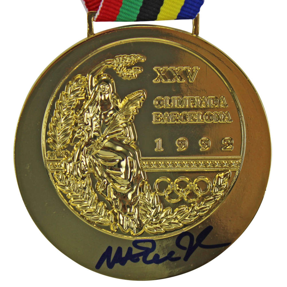 Magic Johnson Signed Replica Gold Medal (Beckett) | Pristine Auction