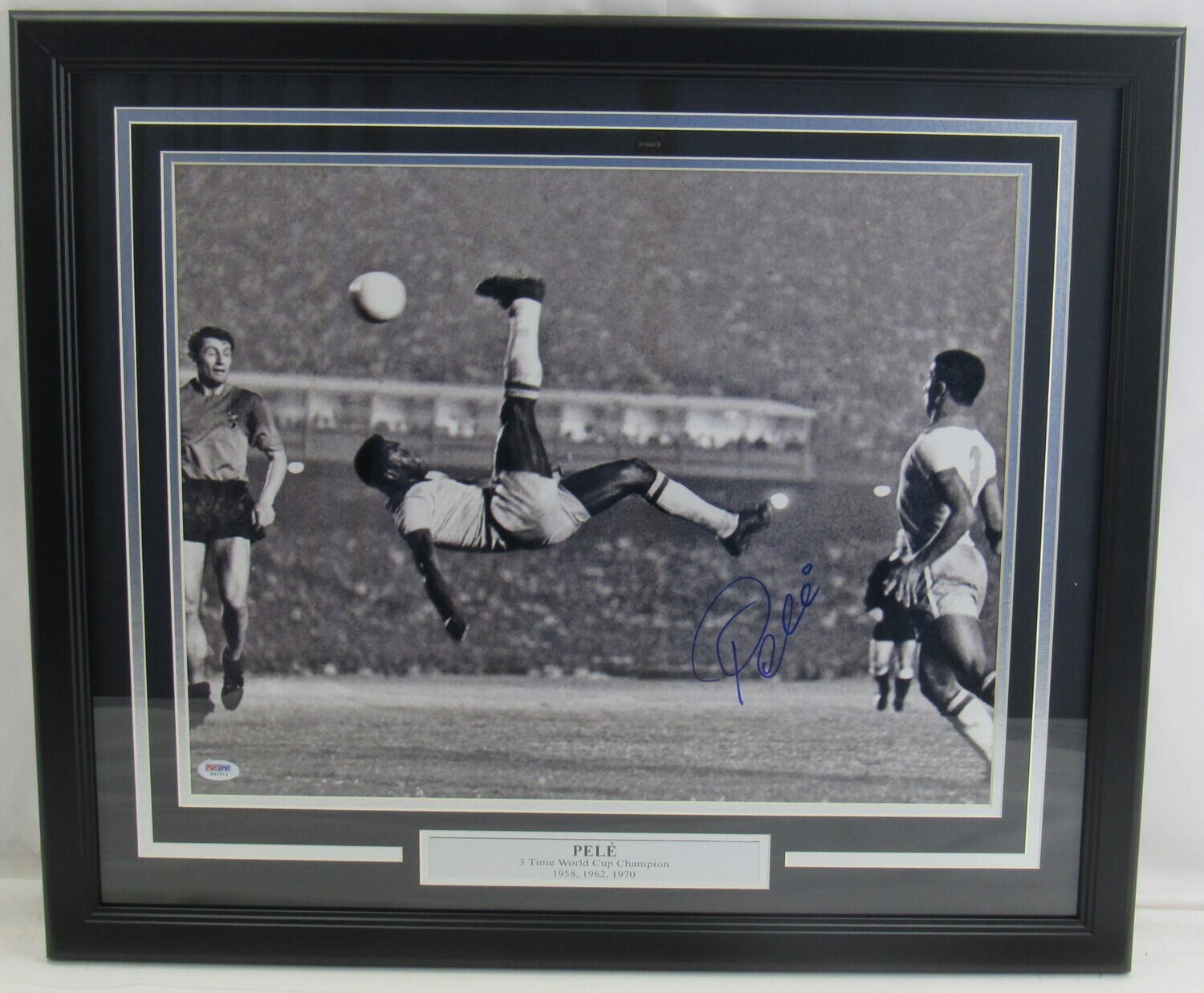 Pele Signed Team Brazil Custom Framed Photo (PSA) | Pristine Auction
