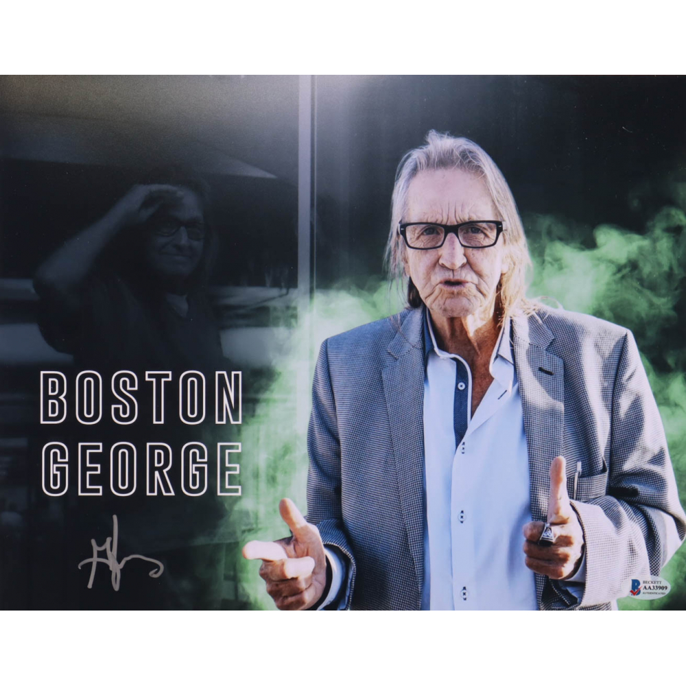 George Jung Signed 11x14 Photo (Beckett) | Pristine Auction