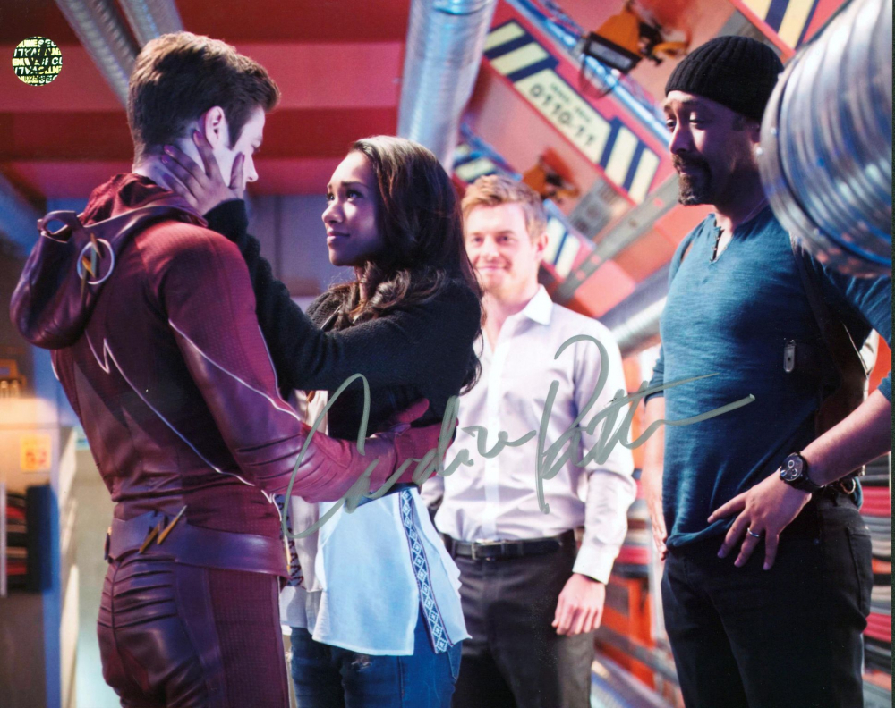 Candace Patton Signed "The Flash" 8x10 Photo (Wizard World) | Pristine ...