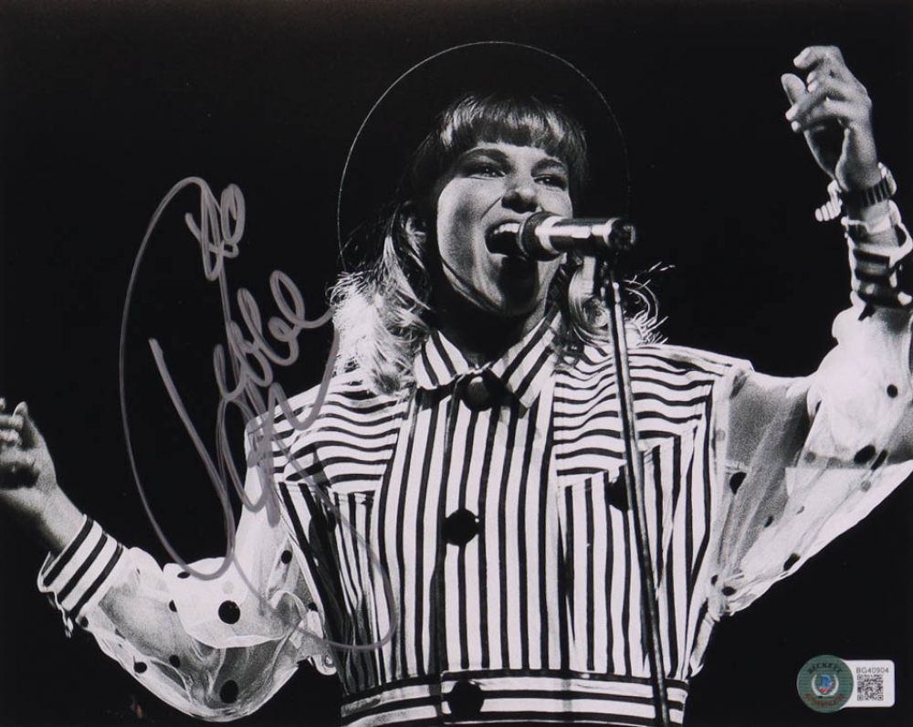 Debbie Gibson Signed 8x10 Photo (Beckett) | Pristine Auction