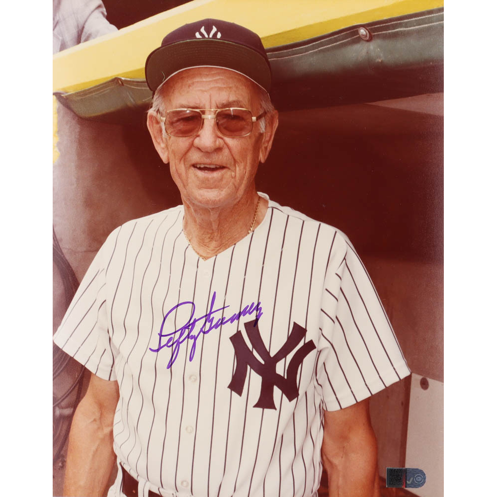 Lefty Gomez Signed Yankees 8x10 Photo (AIV) | Pristine Auction