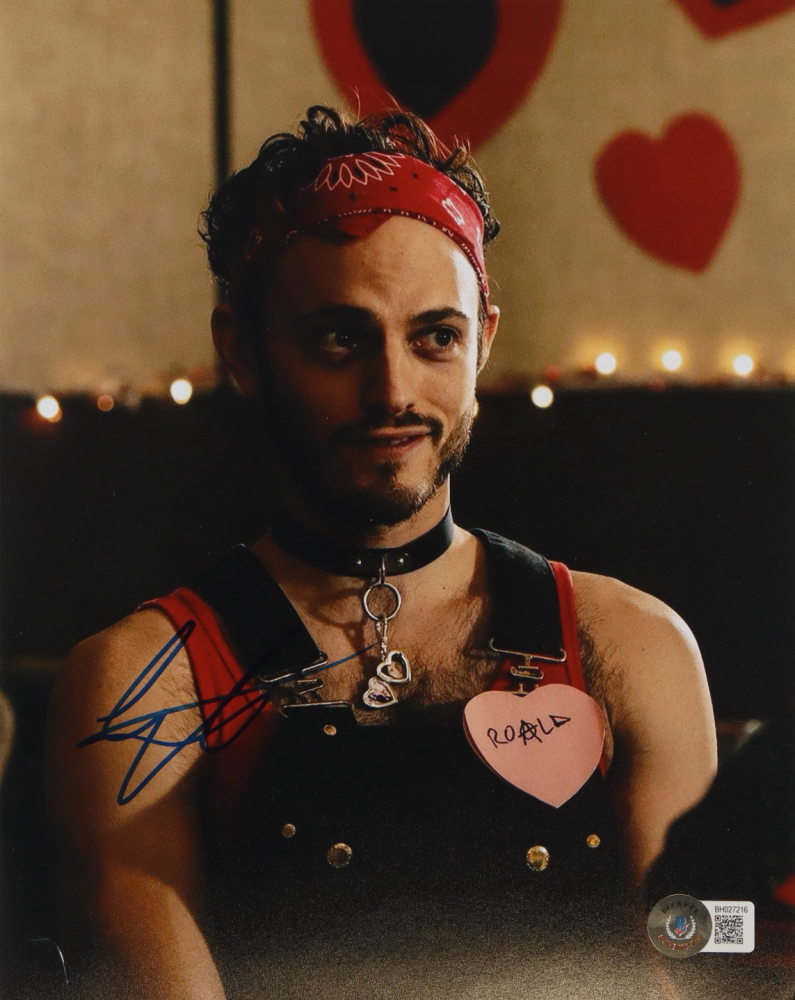 Evan Stern Signed "Letterkenny" 8x10 Photo (Beckett) | Pristine Auction