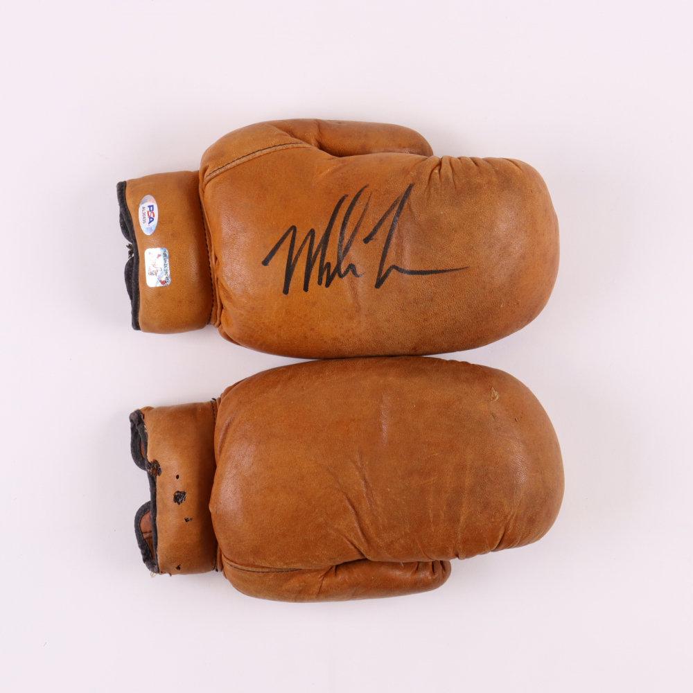 Mike Tyson Signed Vintage 1960s Vintage Leather Boxing Glove (Tyson ...