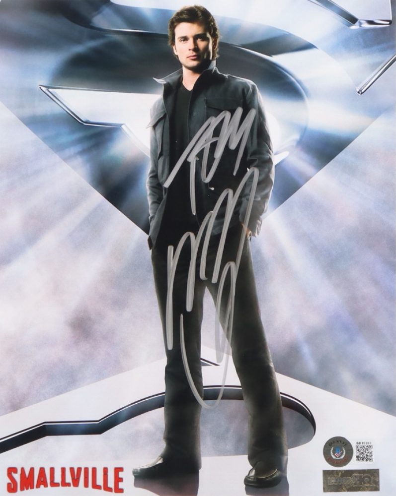 Tom Welling Signed "Smallville" 8x10 Photo (Beckett) | Pristine Auction