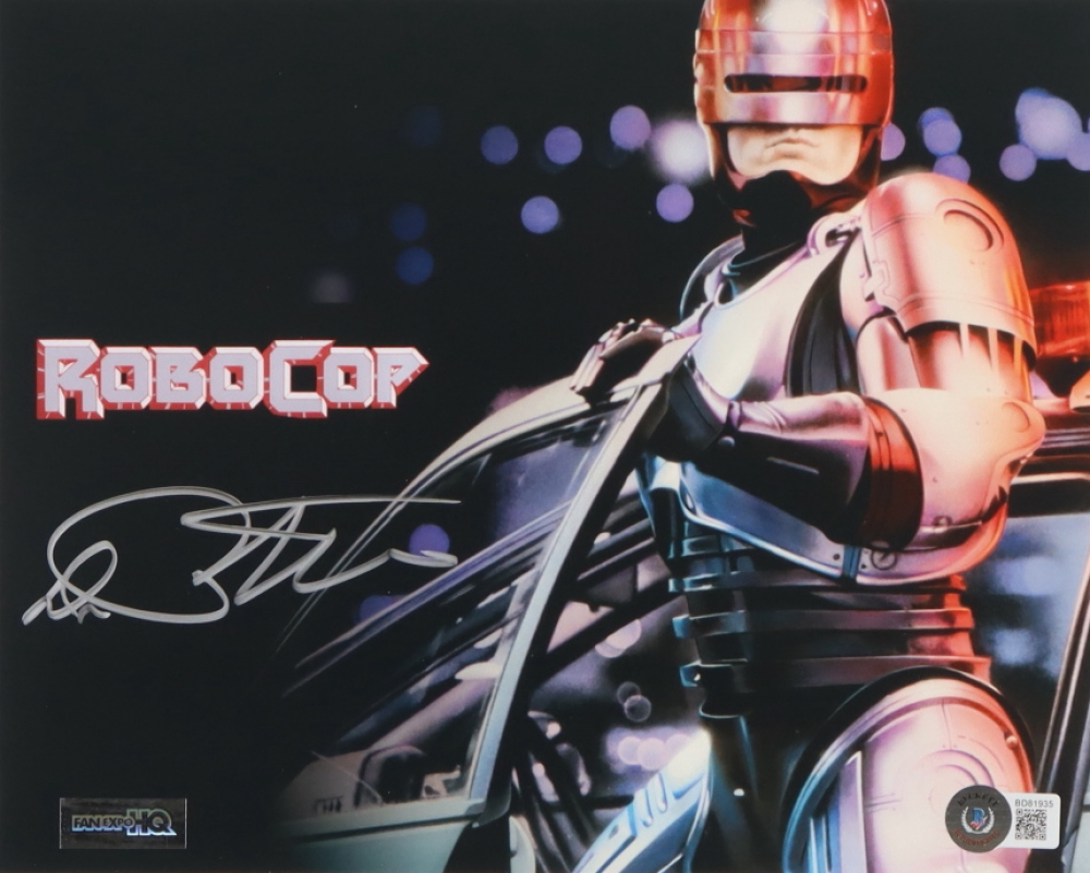 Peter Weller Signed "RoboCop" 8x10 Photo (Beckett) | Pristine Auction