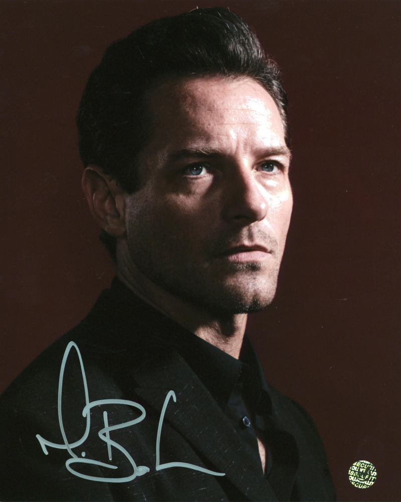Ian Bohen Signed 8x10 Photo (Wizard World) | Pristine Auction
