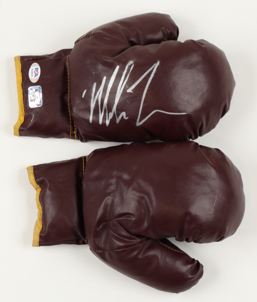 Mike Tyson Signed Vintage 1960s Vintage Leather Boxing Glove (Tyson ...