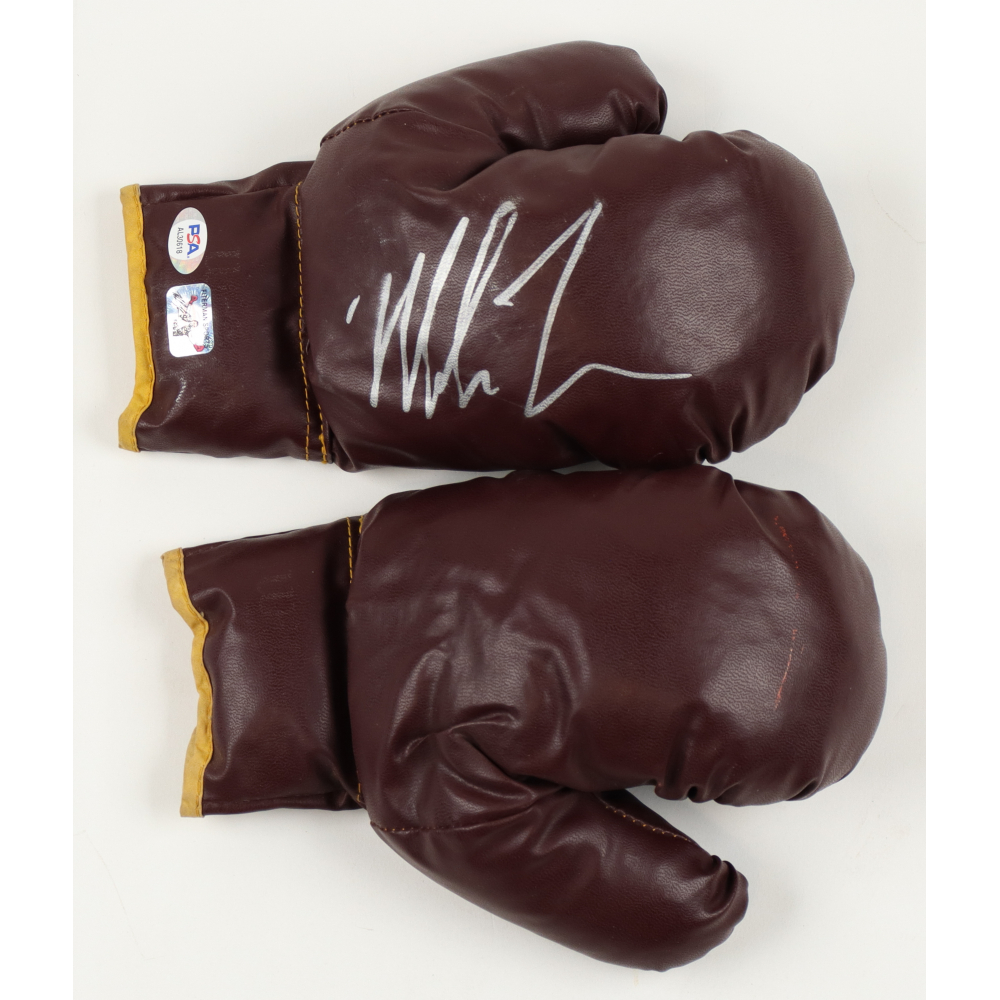Mike Tyson Signed Vintage 1960s Vintage Leather Boxing Glove (Tyson ...