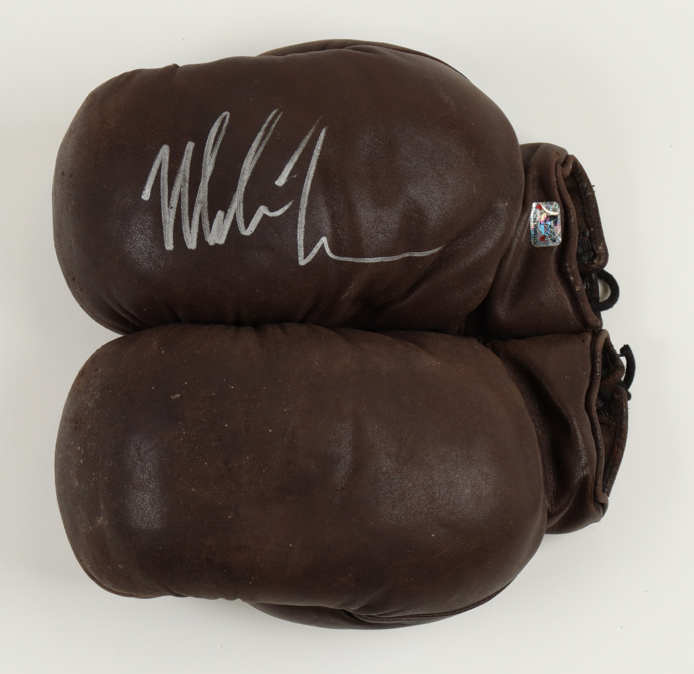Mike Tyson Signed Vintage 1960's Vintage Leather Boxing Glove (Tyson ...
