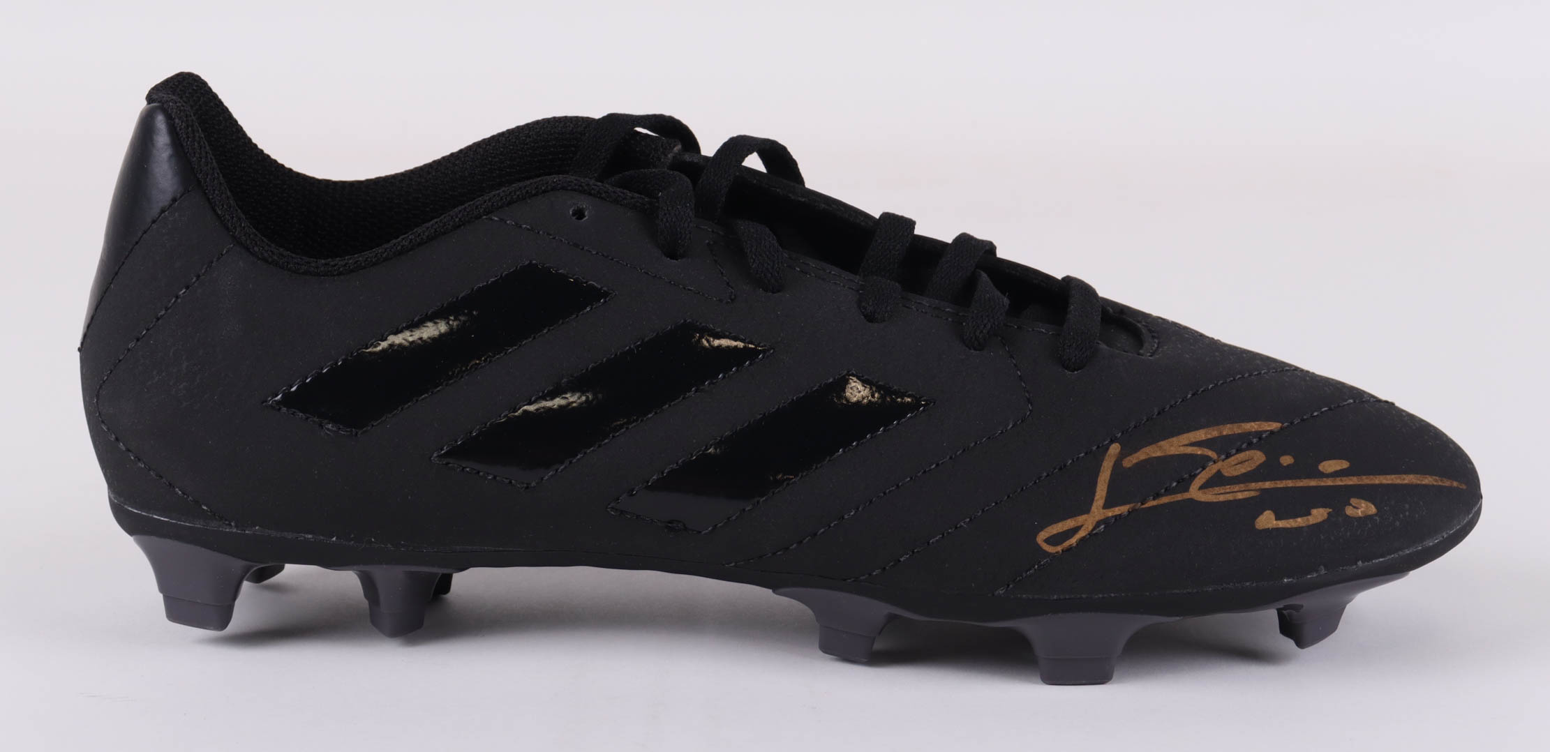 Lionel Messi Signed Adidas Soccer Cleat (Beckett) | Pristine Auction