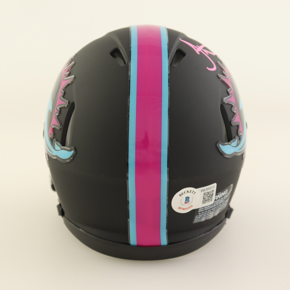 Tyreek Hill Signed Dolphins Speed Mini Helmet (Beckett) | Pristine Auction