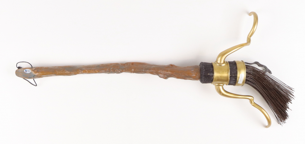 Daniel Radcliffe Signed Firebolt Replica Quidditch Broom (Beckett ...