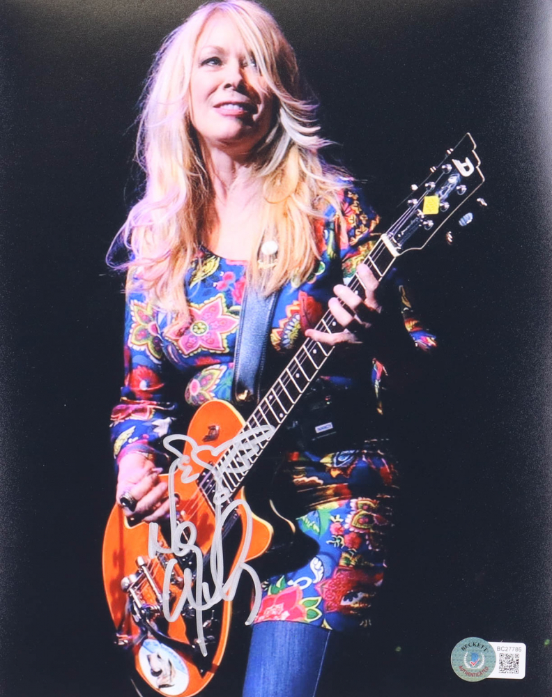 Nancy Wilson Signed 8x10 Photo (Beckett) | Pristine Auction