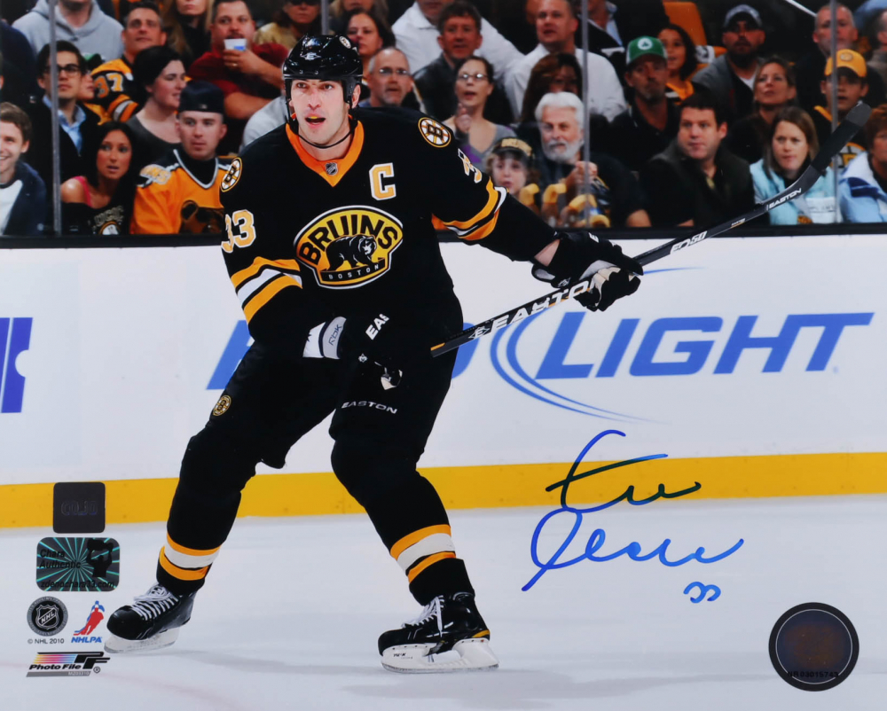 Zdeno Chara Signed Bruins 8x10 Photo (COJO) | Pristine Auction