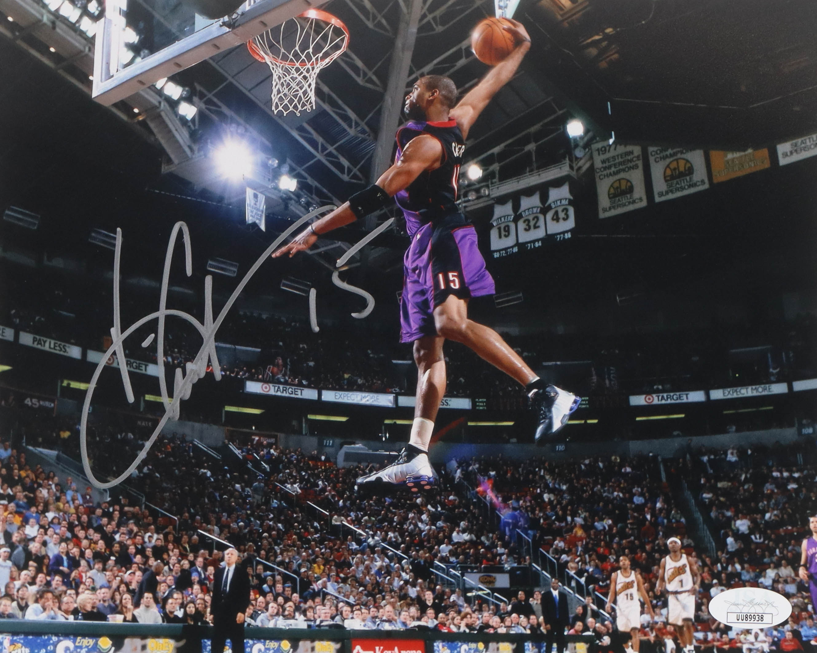 Vincent Carter Signed Raptors 8x10 Photo (JSA) | Pristine Auction