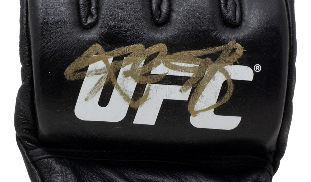 Ronda Rousey Signed UFC Glove (Fanatics) | Pristine Auction