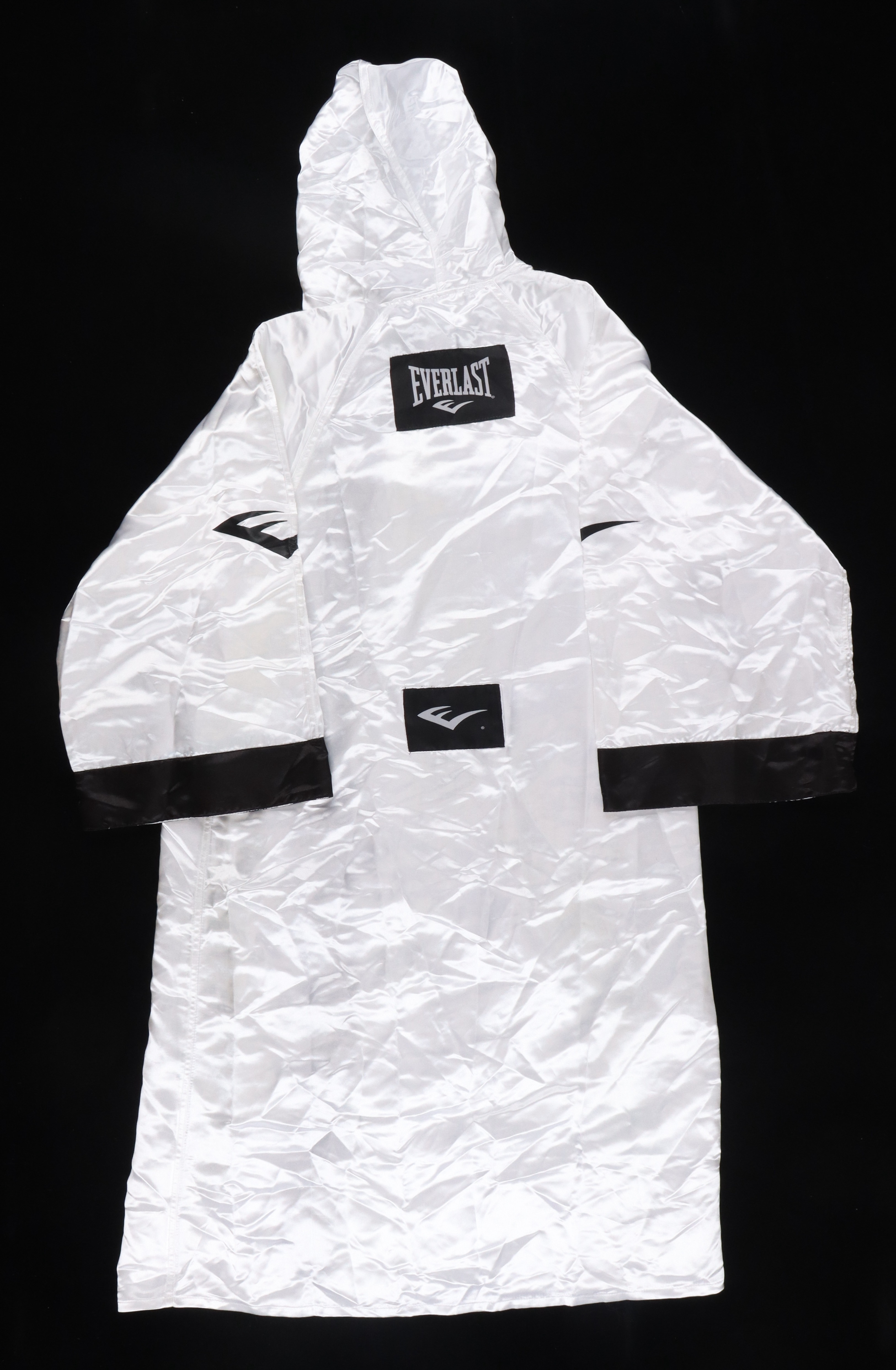 Mike Tyson Signed Everlast Boxing Robe (PSA & Tyson) | Pristine Auction