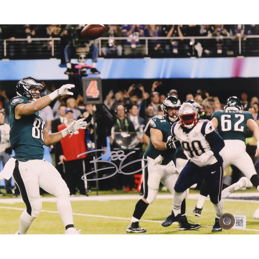 Trey Burton Signed Eagles 8x10 Photo (Beckett) | Pristine Auction