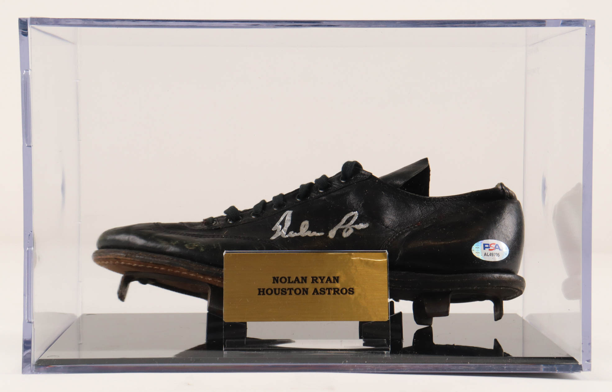 Nolan Ryan Signed Vintage Leather Baseball Cleat with Display Case (PSA ...