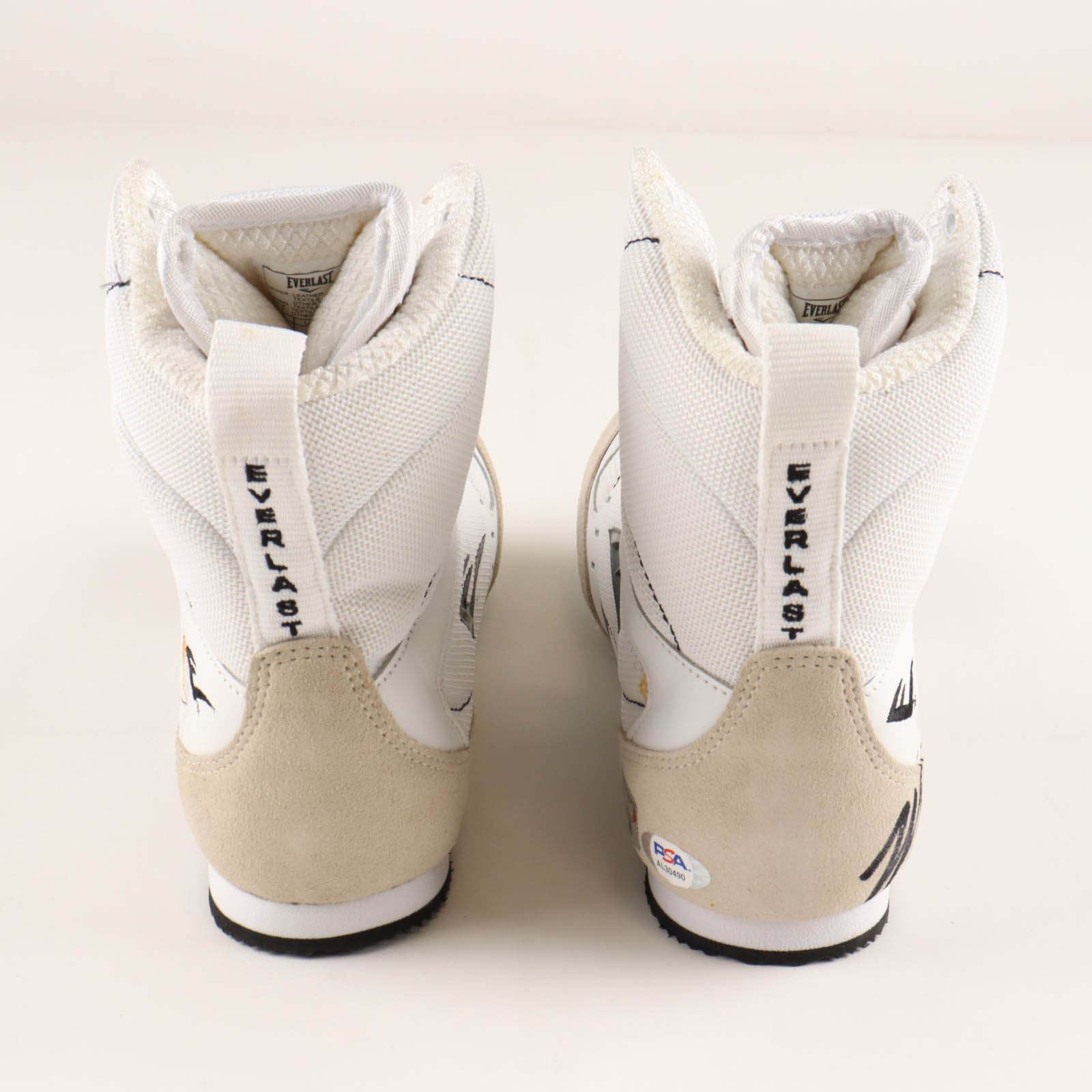 Mike Tyson Signed Everlast Boxing Boot (PSA & Tyson) | Pristine Auction