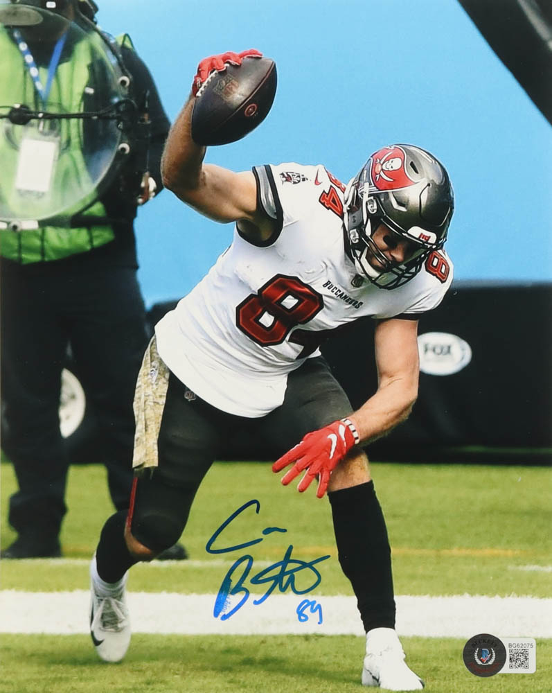 Cameron Brate Signed Buccaneers 8x10 Photo (Beckett) | Pristine Auction