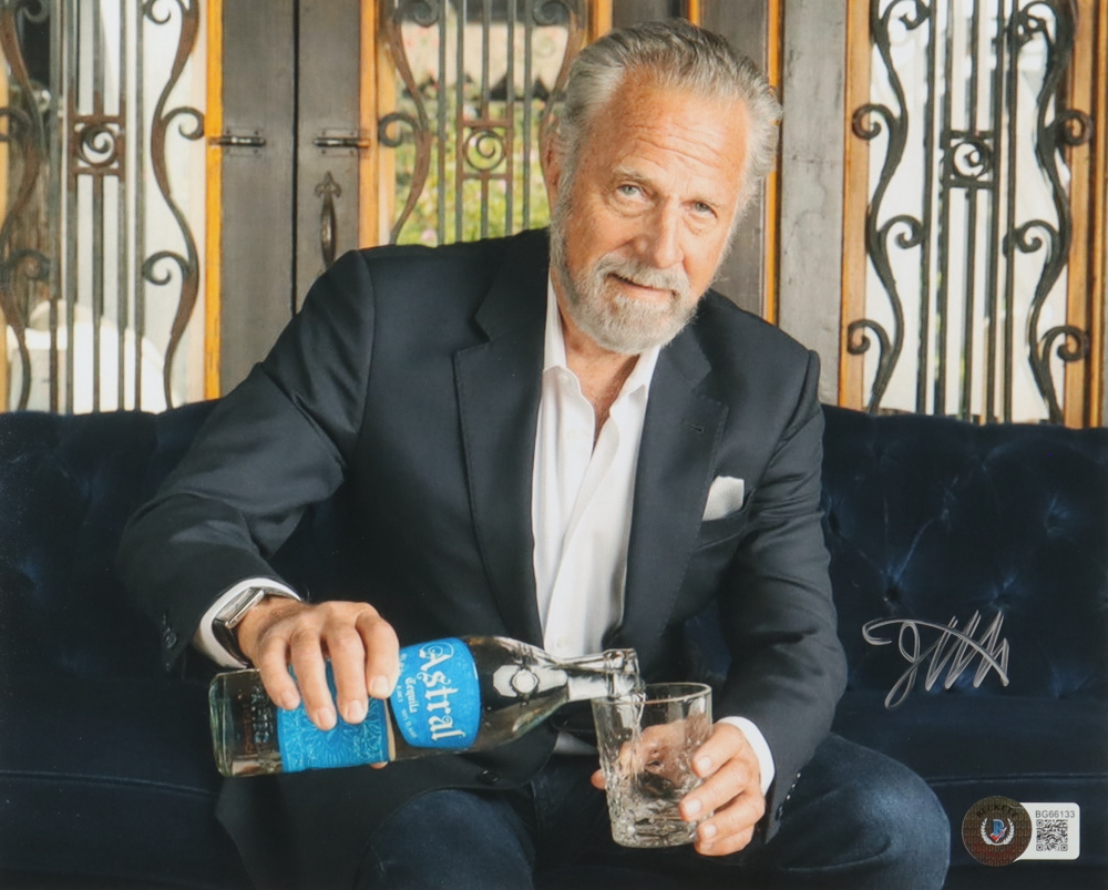 Jonathan Goldsmith Signed "Dos Equis" 8x10 Photo (Beckett) | Pristine Auction