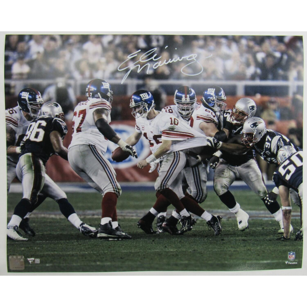 Eli Manning Signed Giants 16x20 Super Bowl XLII Sack Escape Photo ...