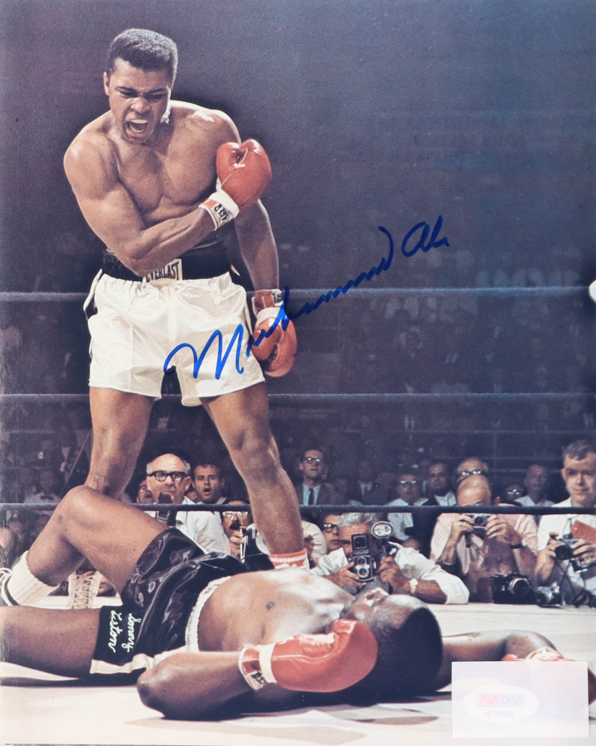 Muhammad Ali Signed 8x10 Photo (PSA) | Pristine Auction