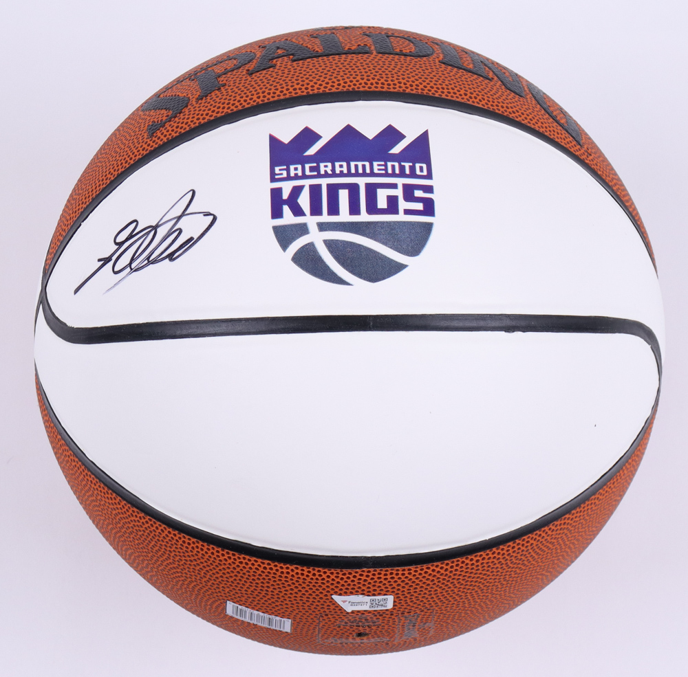 De'Aaron Fox Signed Kings Logo Basketball (Fanatics) | Pristine Auction
