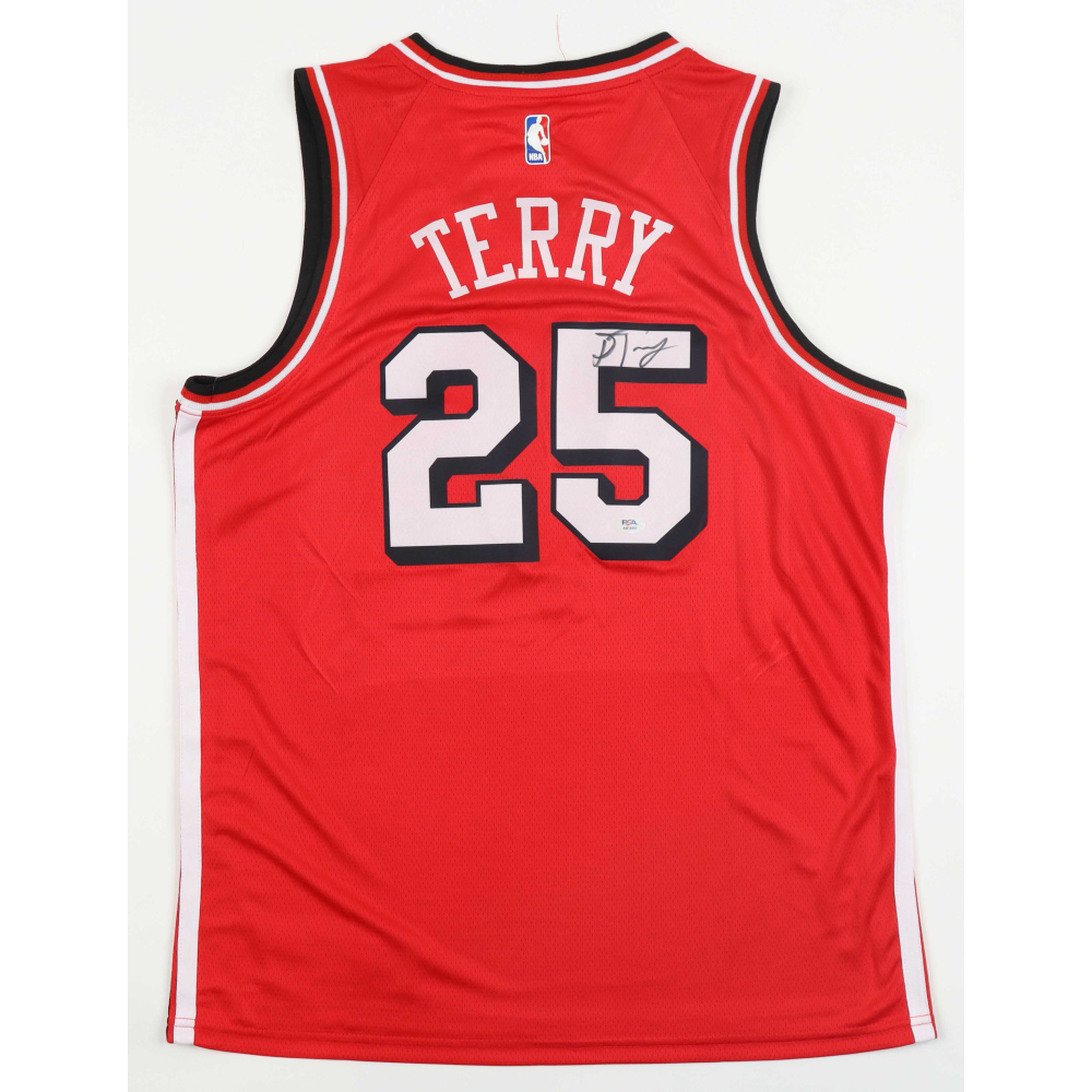 Dalen Terry Signed Bulls Jersey (PSA) | Pristine Auction