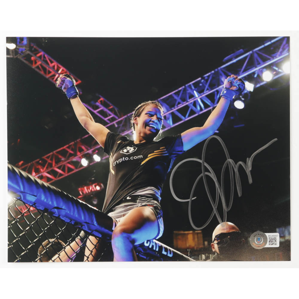 Julianna Pena Signed UFC 8x10 Photo (Beckett) | Pristine Auction