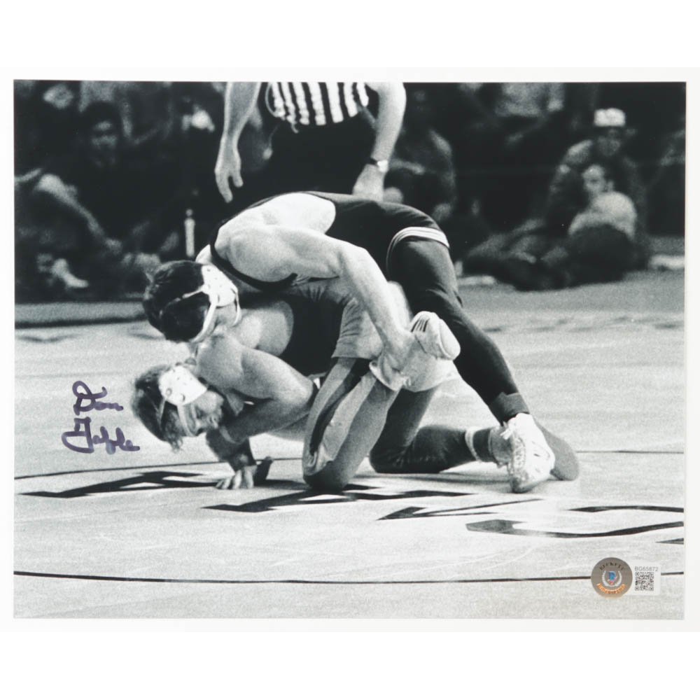 Dan Gable Signed 8x10 Photo (Beckett) | Pristine Auction