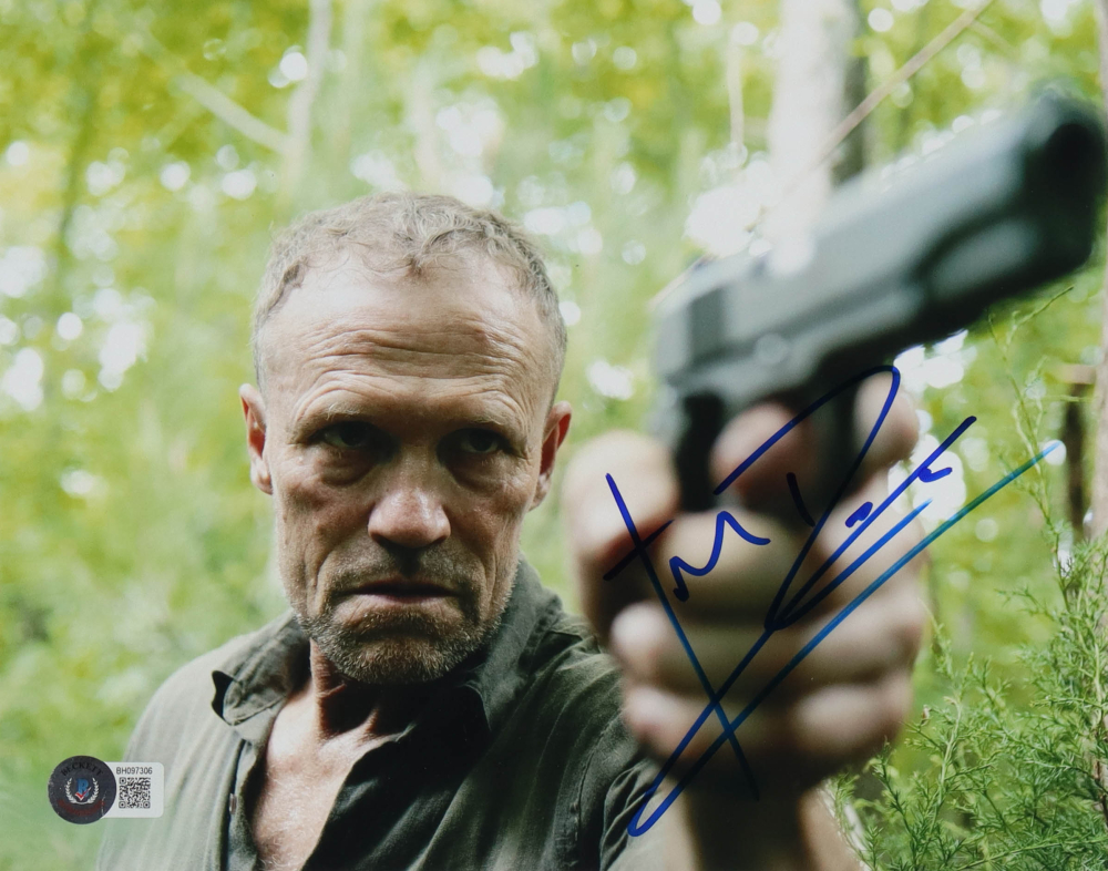 Michael Rooker Signed 8x10 Photo (Beckett) | Pristine Auction
