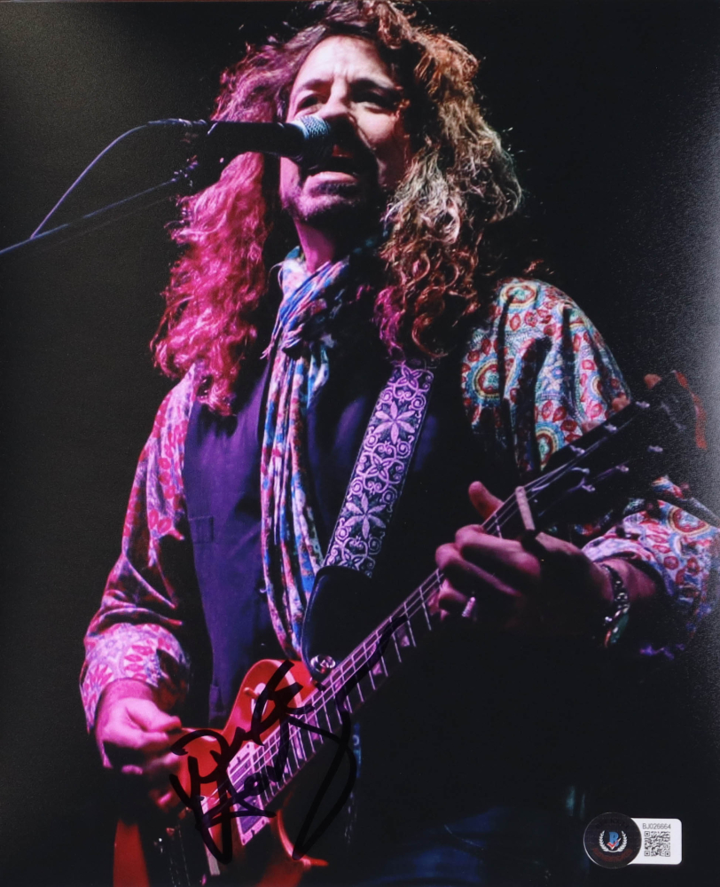 Wayne Hodges Signed 8x10 Photo (Beckett) | Pristine Auction