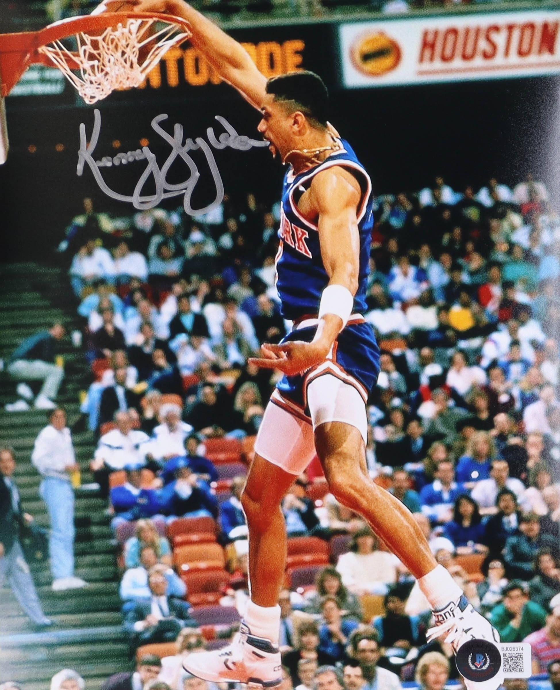 Kenny "Sky" Walker Signed Knicks 8x10 Photo (Beckett) | Pristine Auction