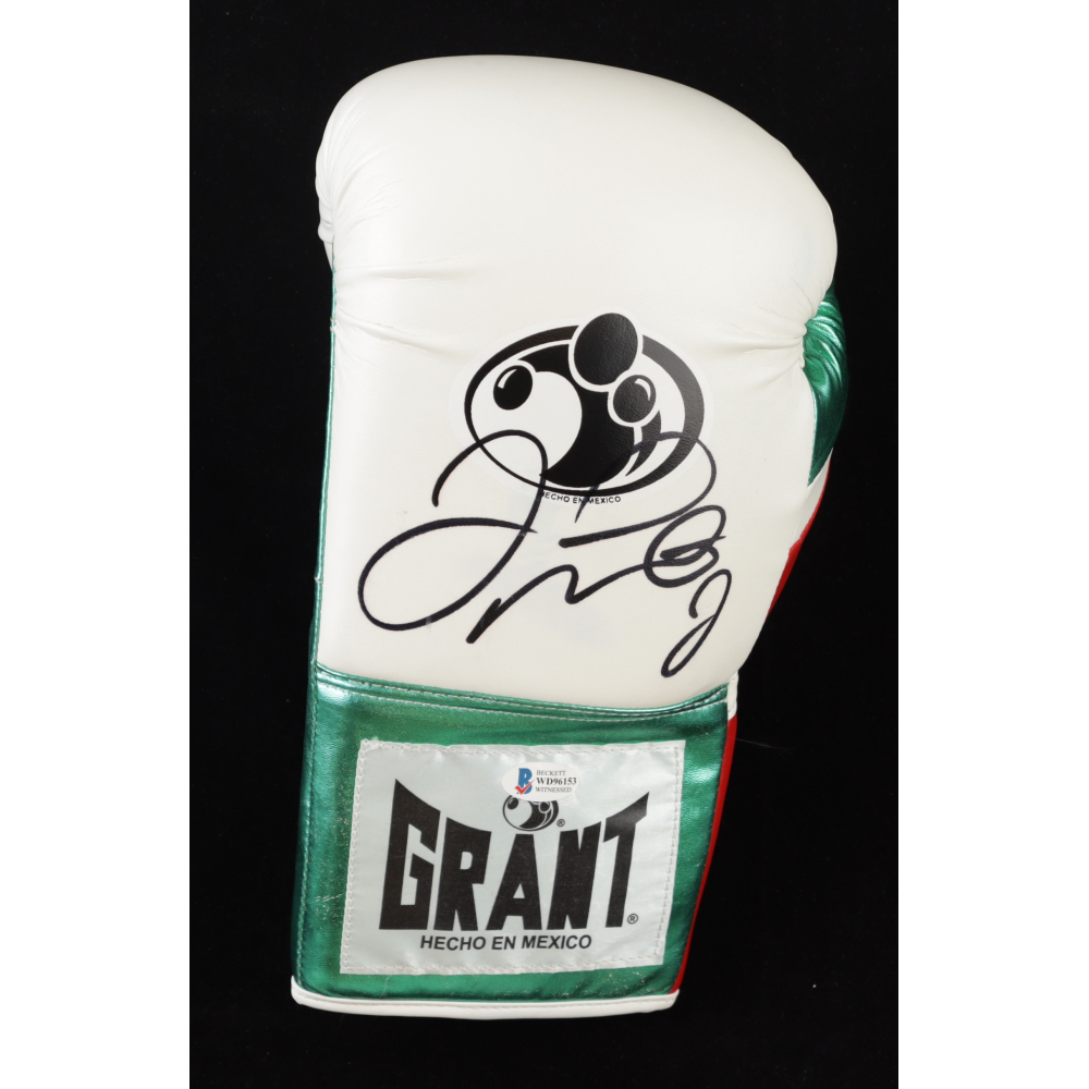 Floyd Mayweather Jr. Signed Grant Boxing Glove (Beckett) | Pristine Auction