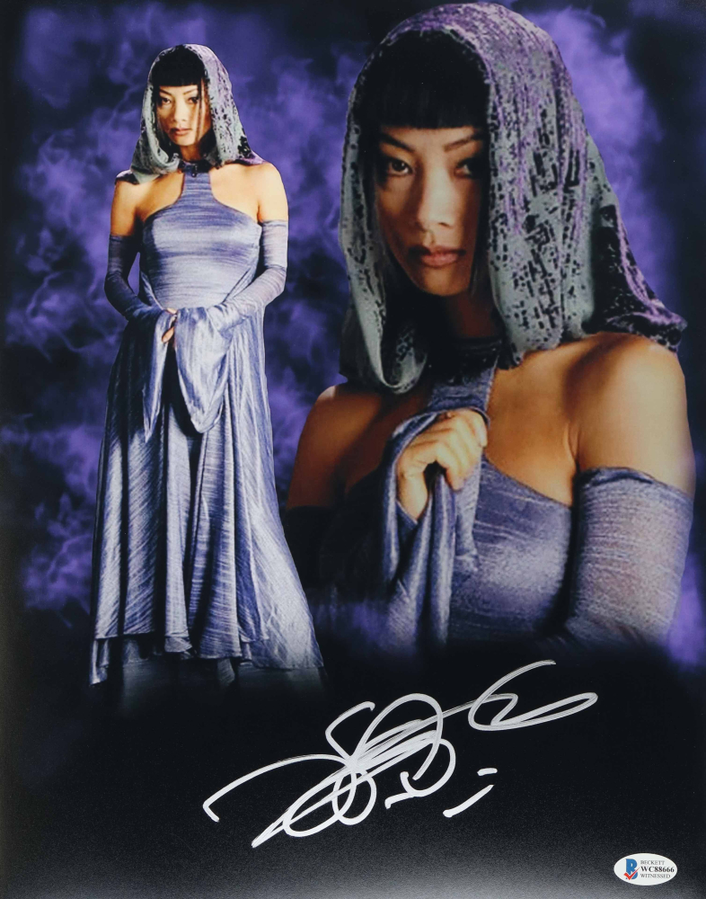Bai Ling Signed "Star Wars" 11x14 Photo (Beckett) | Pristine Auction