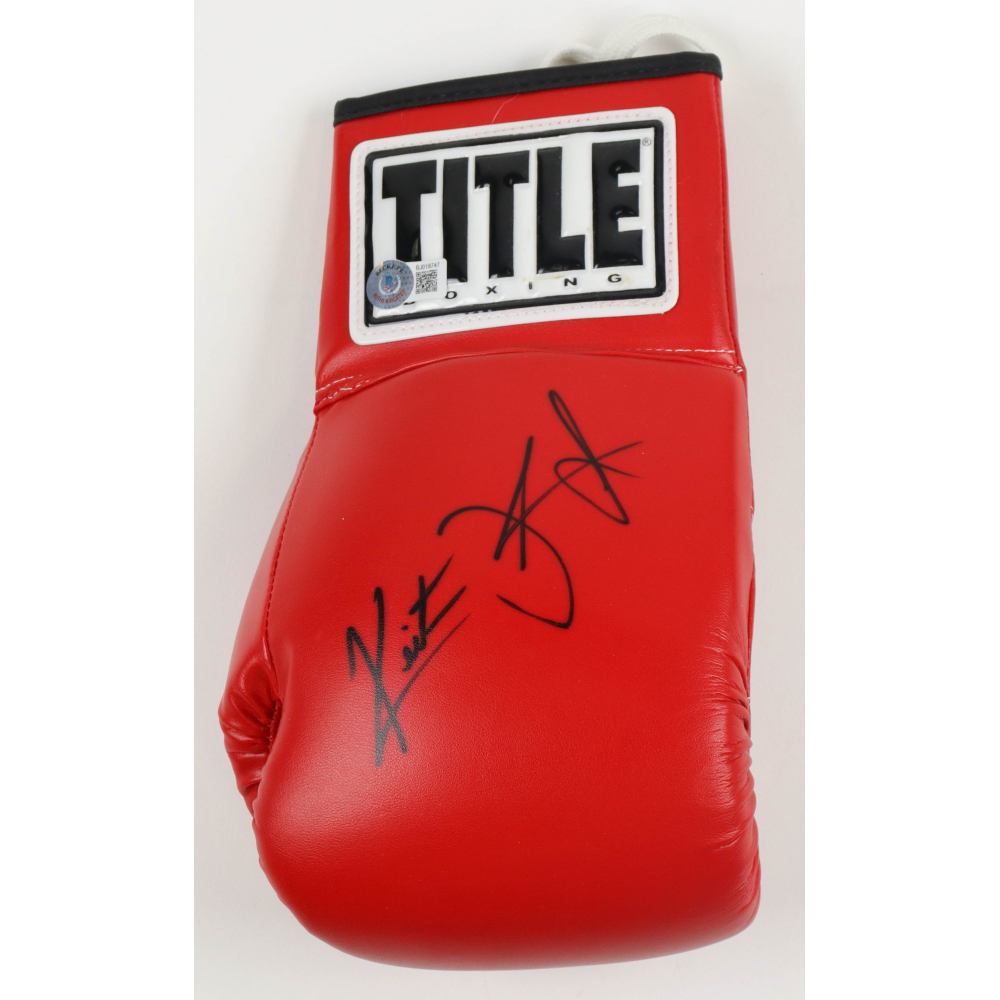 Keith Thurman Signed Title Boxing Glove (Beckett) | Pristine Auction
