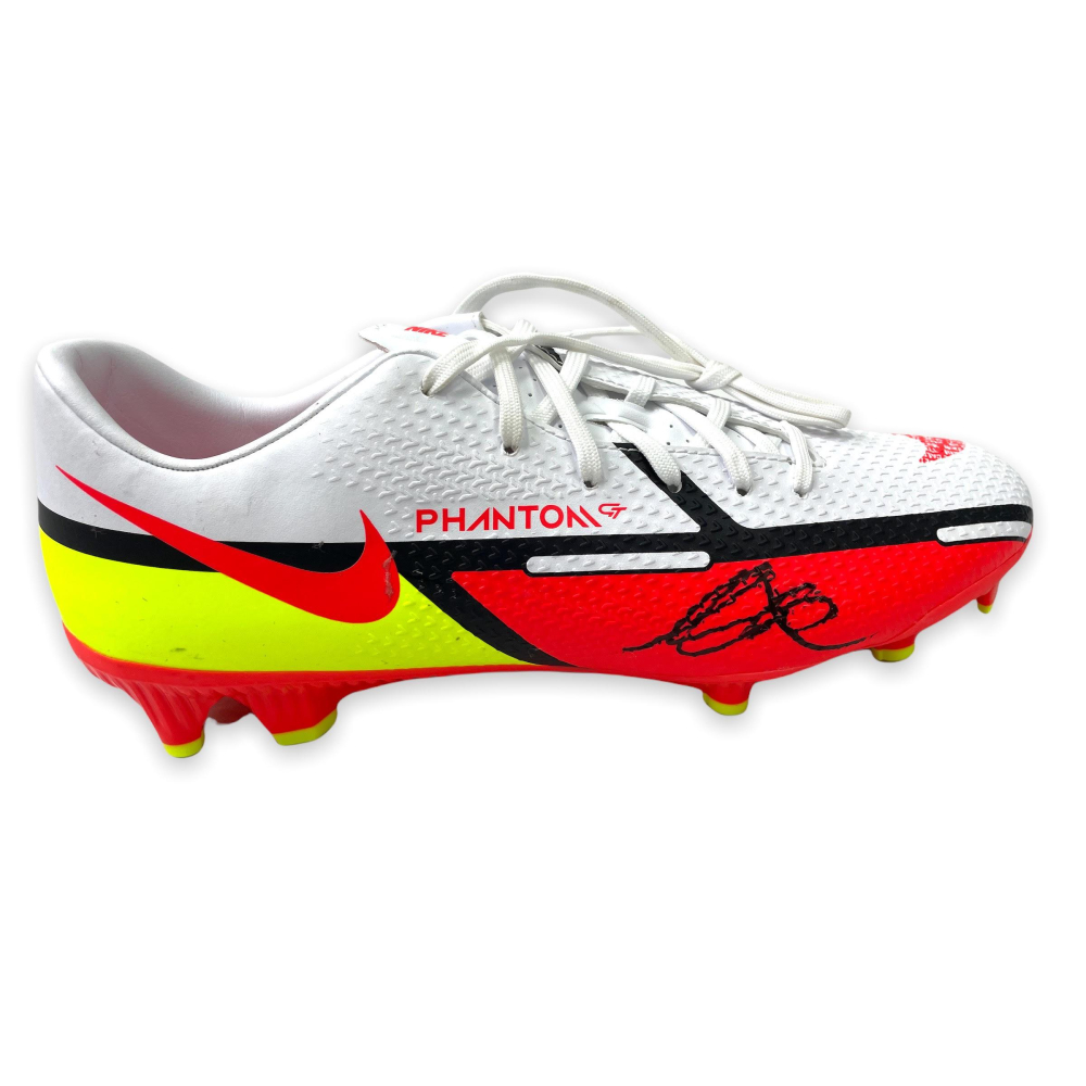 Mason Mount Signed Nike Soccer Cleat (Beckett) | Pristine Auction