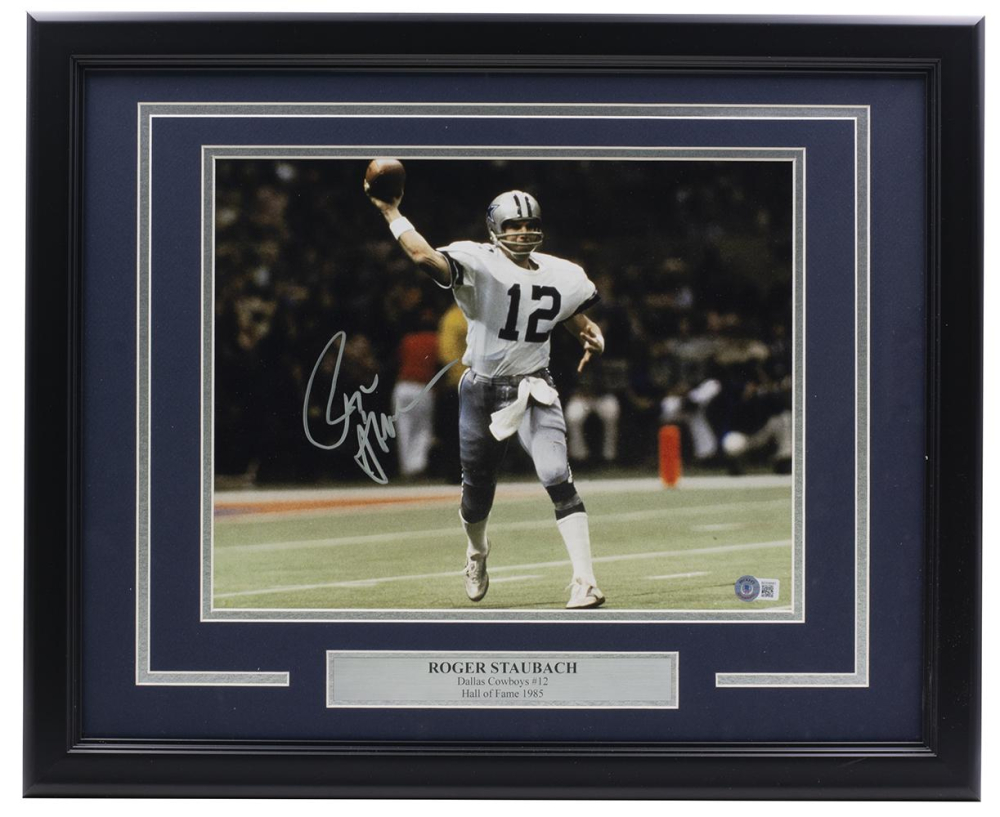Roger Staubach Signed 11x14 Custom Frame Photo Display (Beckett ...